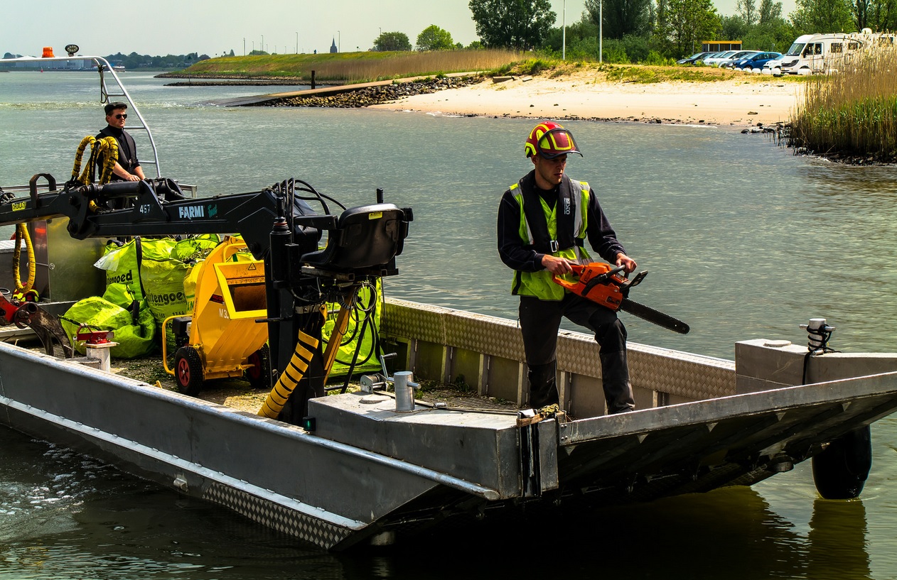 Werkboot - 12 meter met kraan - AluminiumJon